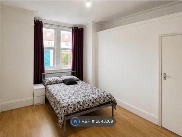 Barnwood Road, Gloucester GL2, Room to rent, £650 pcm | PrimeLocation