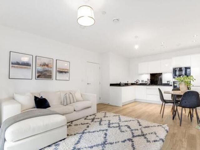 Baronet House, Lakeside Drive, 1 Bedroom Apartment