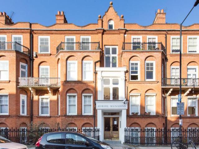 Barons Court 1, United_kingdom Room 1