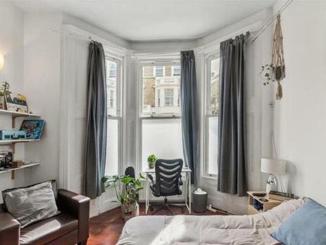 Barons Court Road, West Kensington, 2 Bedroom Apartment