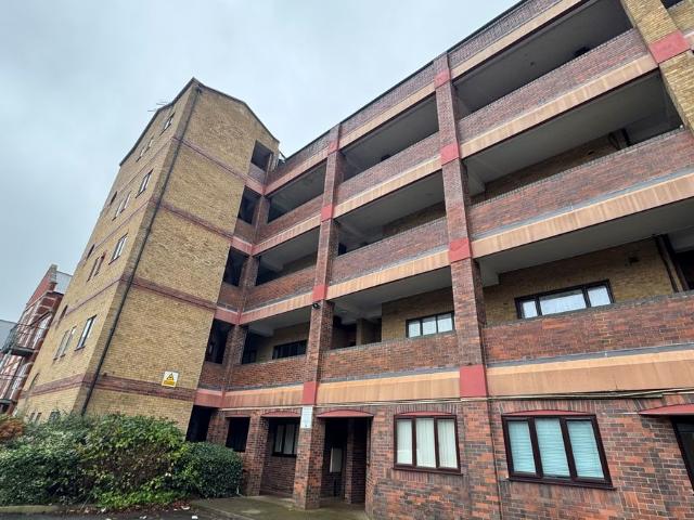 Baronson Gardens, Northampton NN1, 2 bed flat to rent, £925 pcm | PrimeLocation