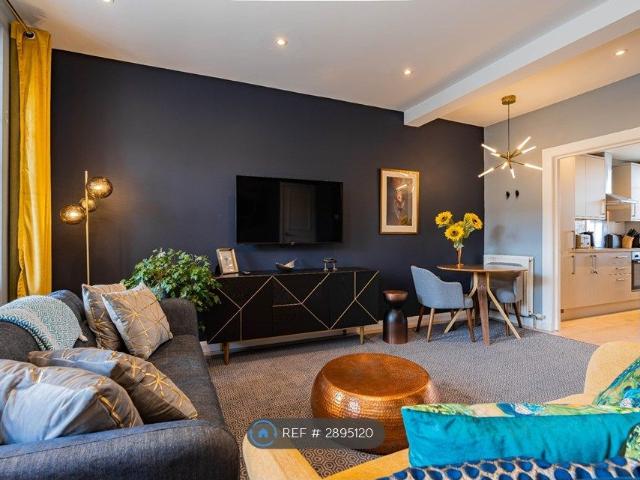 Barony St, Edinburgh EH3, 3 bed flat to rent, £2,625 pcm | PrimeLocation