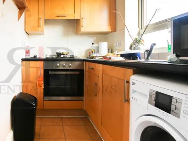 Baroque Gardens, Carteret Way, London, SE16 7EL, United Kingdom | 1 bed apartment for rent #154582355 | Rentberry