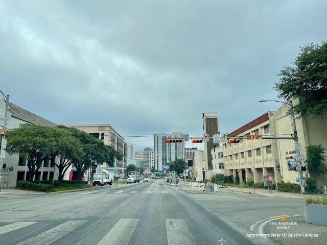 Barranca Square Apartments Studio Apartment for Rent at 910 West 26th Street, Austin, TX 78705 West University