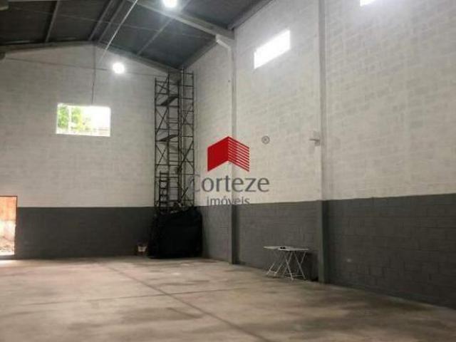 Barracão com 160m², à venda, no bairro Colônia Rio Grande em São José dos Pinhais