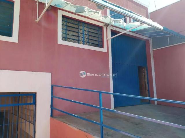 Barracão Comercial. Bem localizado, rua de grande movimento. Serve para vários seguimentos de serviç