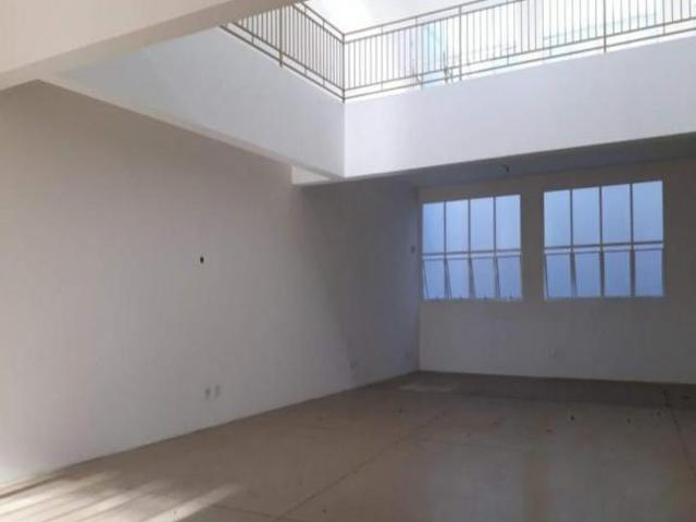 Barracão Comercial em Itu SP: 430m², 5 Banheiros, Venda ou Locação no Alto de São José