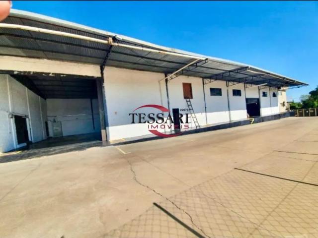 Barracão Industrial para locação, próximo ao Recinto de Exposição, com 1.100 metros quadrados de con