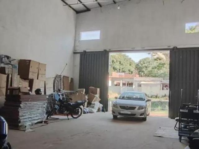Barracão, localização central para Distribuidor, Araés, Cuiabá