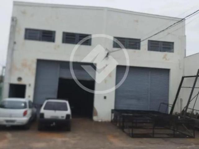 Barracão no Bosque da Saúde II com 300m2 de área construída mais mezanino de 120m2, 4 vagas na frent