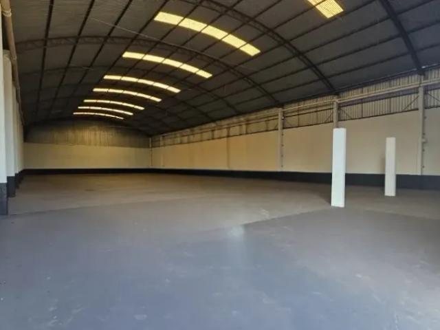 Barracão para alugar em Londrina, Industrial, com 960 m²
