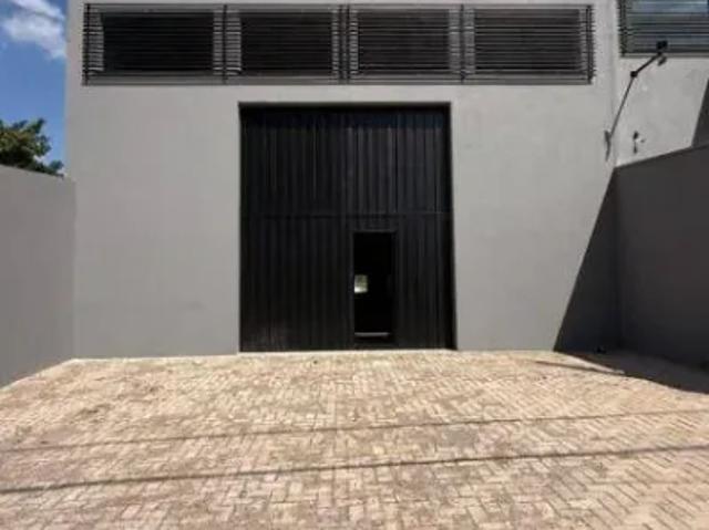 Barracão para primeira locação, 319 m² por R$ 10.000/mês