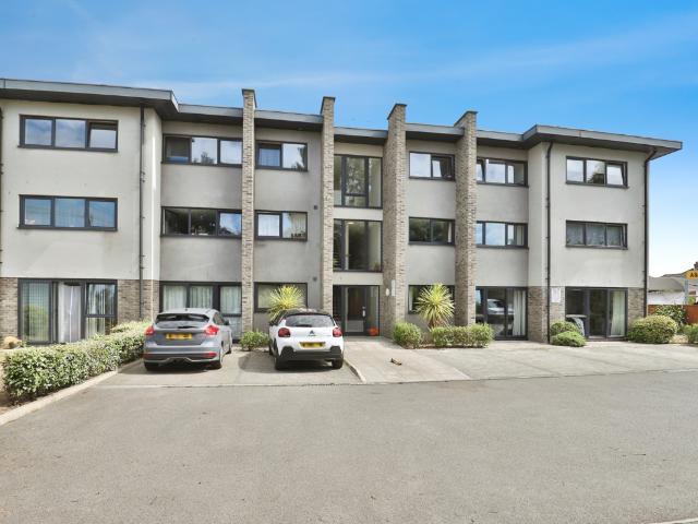 Barrack Road, Christchurch BH23, 1 bed flat to rent, £950 pcm | PrimeLocation