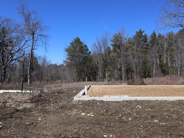 Barre MA 01005 LS102411177