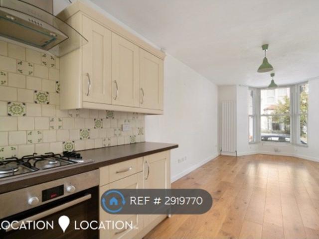 Barretts Grove, London N16, 3 bed flat to rent, £3,400 pcm | PrimeLocation