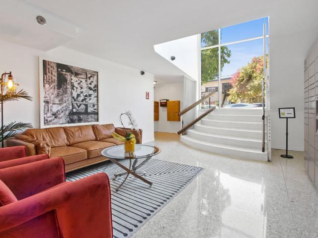 Barrington Avenue Apartment Homes 1 Bedroom Apartment for Rent at 708 S Barrington Ave, Los Angeles, CA 90049 Brentwood