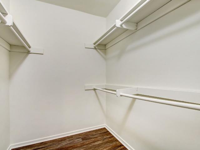 Barrington Avenue Apartment Homes Studio Apartment for Rent at 708 S Barrington Ave, Los Angeles, CA 90049 Brentwood