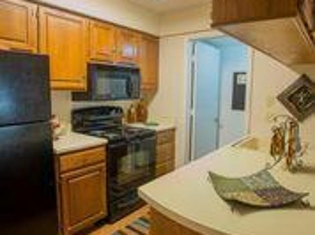 Barrington Apartments 2 Bedroom Apartment for Rent at 9233 E 65th St, Tulsa, OK 74133