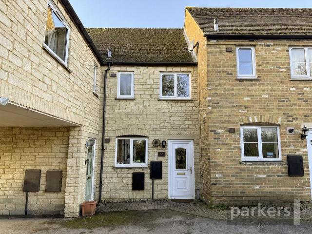 Barrington Close, Witney. 2 bed terraced house to rent £1,375 pcm £317 pw