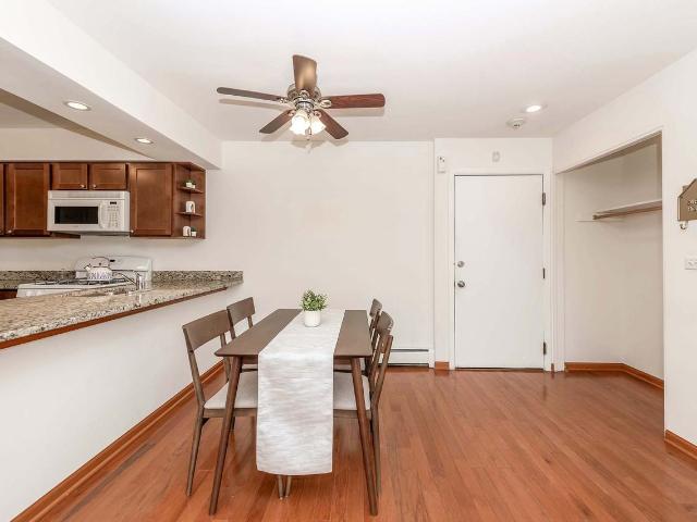 Barrington Lakes Apartments 1 Bedroom Apartment for Rent at 2200 Hassell Rd, Hoffman Estates, IL 60169