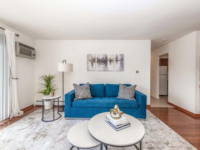 Barrington Lakes Apartments 2 Bedroom Apartment for Rent at 2200 Hassell Rd, Hoffman Estates, IL 60169