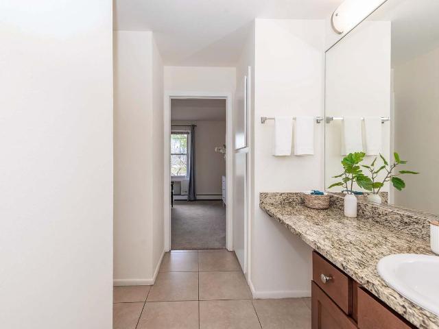 Barrington Lakes Apartments 2 Bedroom Apartment for Rent at 2200 Hassell Rd, Hoffman Estates, IL 60169
