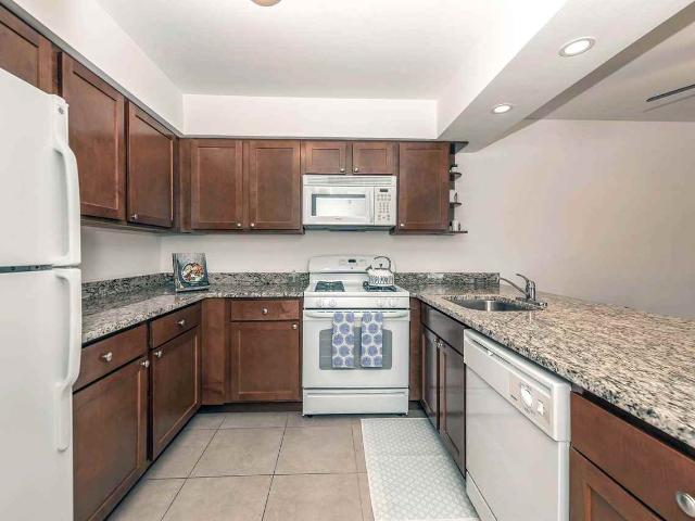 Barrington Lakes Apartments 2 Bedroom Apartment for Rent at 2200 Hassell Rd, Hoffman Estates, IL 60169