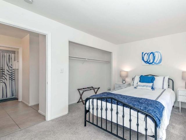 Barrington Lakes Apartments Studio Apartment for Rent at 2200 Hassell Rd, Hoffman Estates, IL 60169