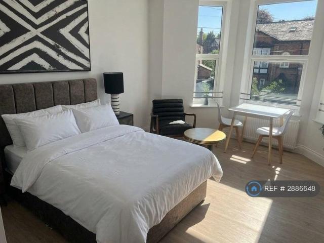 Barrington Road, Altrincham, WA14 Studio to rent £1,095 pcm £253 pw