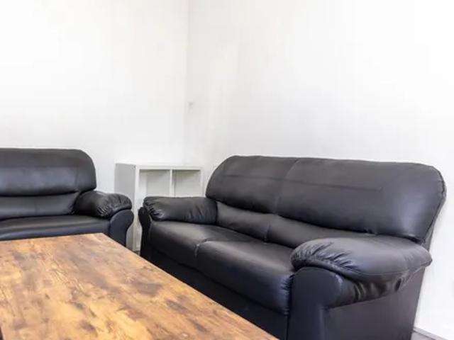Barrington Road, Liverpool, L15 3HN, United Kingdom | 5 bed townhouse for rent #120455747 | Rentberry
