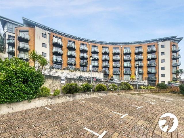 Barrier Road, Chatham, Kent ME4, 2 bed flat to rent, £1,350 pcm | PrimeLocation