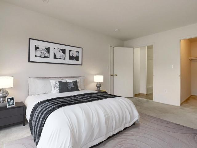 Barron's Gate At Woodbridge 2 Bedroom Apartment for Rent at 609 Duke Dr, Woodbridge, NJ 07095