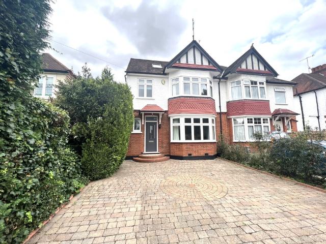 Barrow Point Avenue, Pinner, HA5