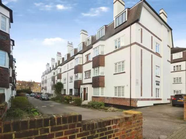 Barrow Road, London, SW16 5NF