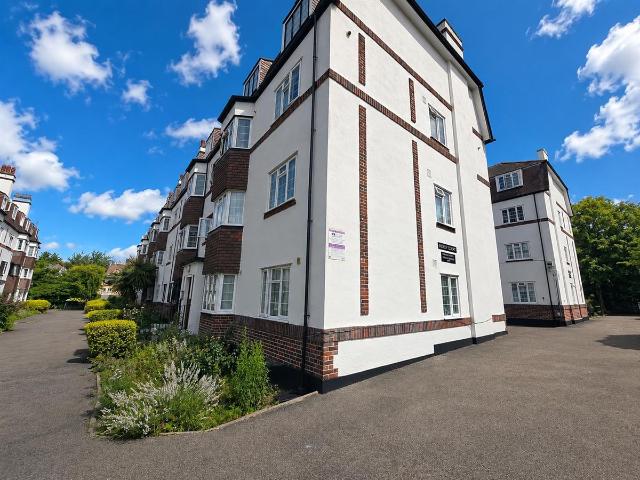 Barrow Road, London SW16, 2 bed flat to rent, £2,200 pcm | PrimeLocation