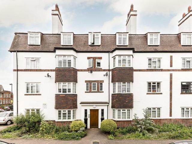 Barrow Road, London SW16 2 bed flat to rent £2,350 pcm £542 pw
