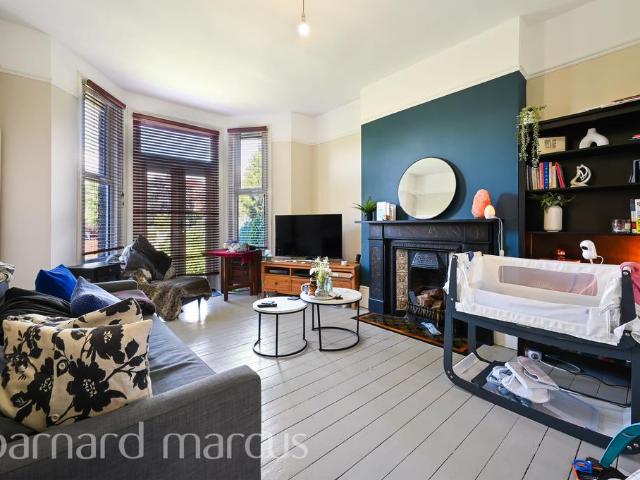 Barrow Road, Streatham 2 bed apartment to rent £2,000 pcm £462 pw