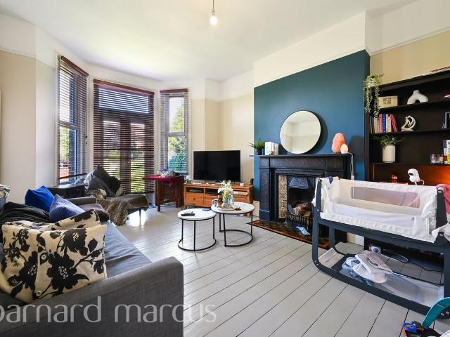 Barrow Road, Streatham SW16, 2 bed flat to rent, £2,100 pcm | PrimeLocation