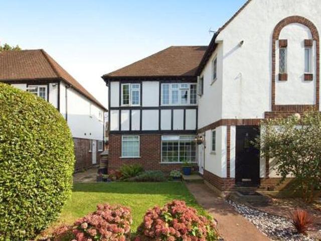 Barrowell Green, London, 2 Bedroom Ground