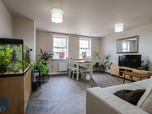 Barrows Gate, Newark NG24, 2 bed flat to rent, £750 pcm | PrimeLocation