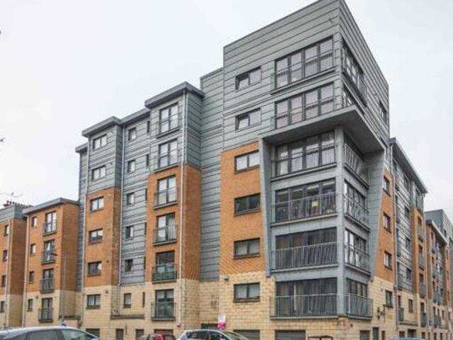 Barrland Street, Glasgow, 2 Bedroom Flat