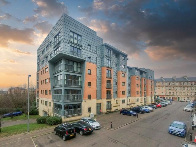 Barrland Street, Pollokshields, Glasgow G41, 2 bed flat to rent, £1,350 pcm | PrimeLocation