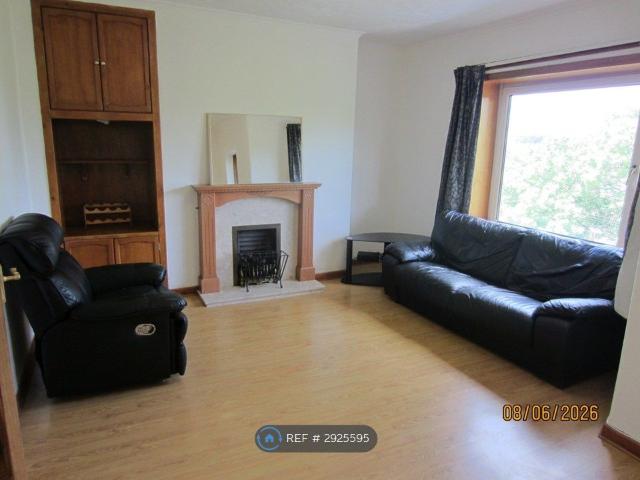 Barrmill Road, Glasgow G43, 2 bed flat to rent, £725 pcm | PrimeLocation