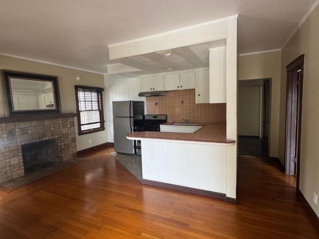 Barry Albatross Street 1 Bedroom Apartment for Rent at 2465 Albatross St, San Diego, CA 92101 Park West