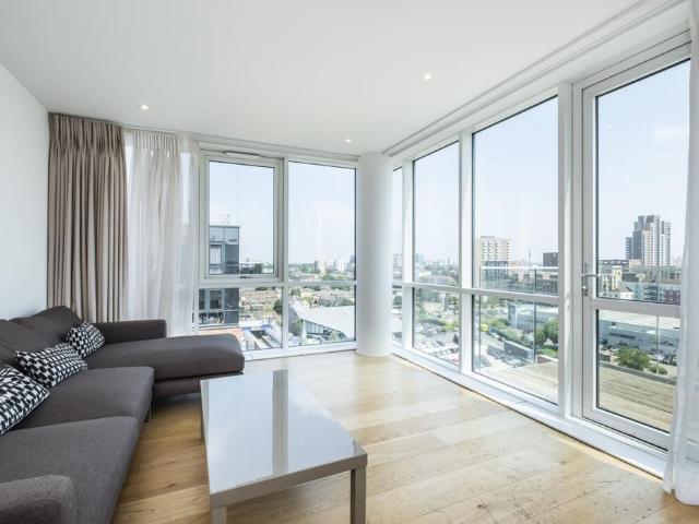 Barry Blandford Road, E3 3 bed apartment to rent £3,000 pcm £692 pw
