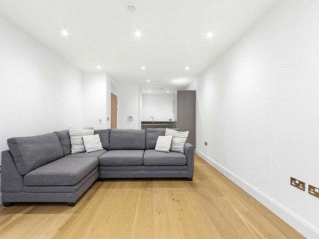 Barry Blandford Way, Canary Wharf E3, 1 bed flat to rent, £1,900 pcm | PrimeLocation