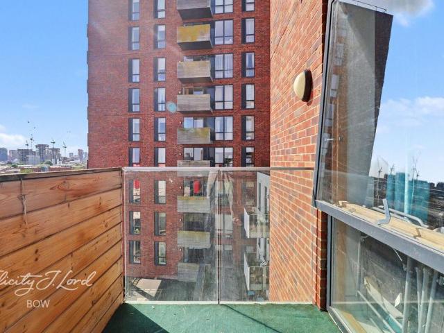Barry Blandford Way, LONDON 2 bed apartment to rent £2,400 pcm £554 pw