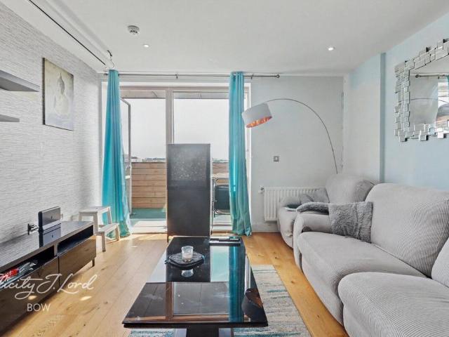 Barry Blandford Way, LONDON 2 bed apartment to rent £2,400 pcm £554 pw