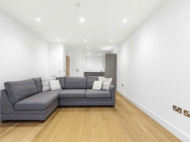 Barry Blandford Way, London E3 1 bed flat to rent £1,900 pcm £438 pw