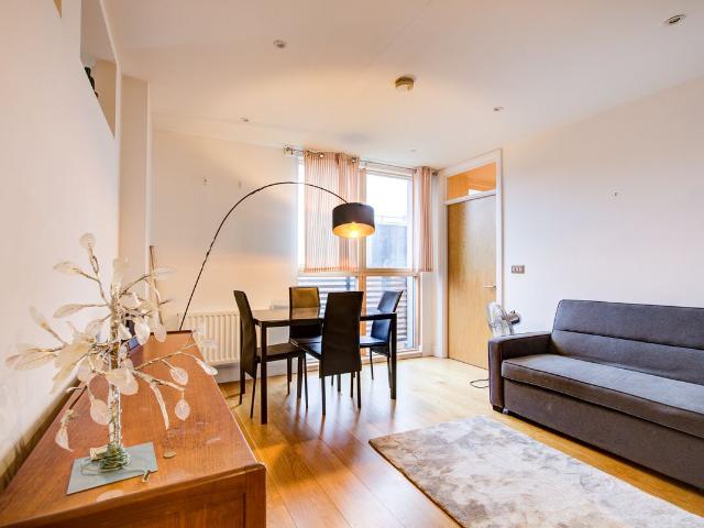 Barry Blandford Way, London E3, 1 bed flat to rent, £1,950 pcm | PrimeLocation